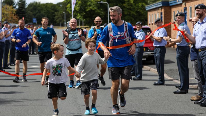 Shropshire RAF man completes 104-mile running challenge - BBC News