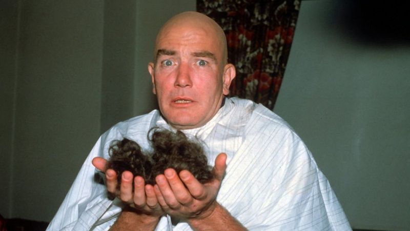 In pictures: Albert Finney's life and career - BBC News