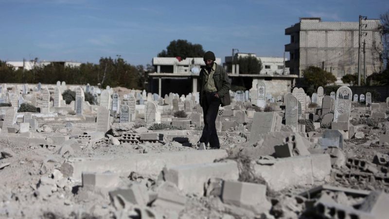 Syria troops 'capture rebel towns near Damascus' - BBC News