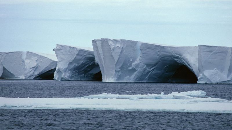 Signs of faster melting in world's largest ice shelf - BBC News