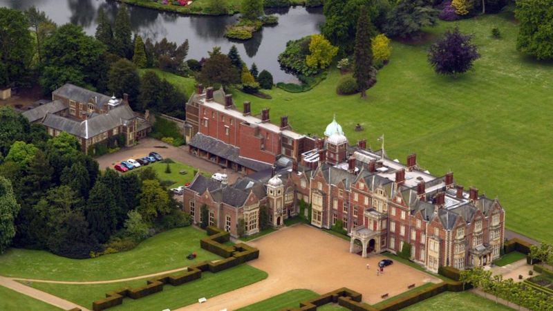 King Charles arrives at Sandringham for first Christmas as monarch ...