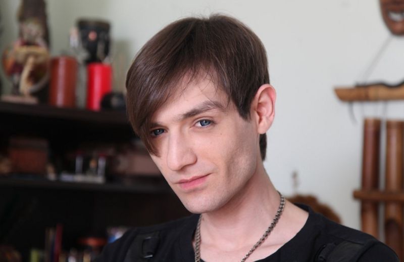 Why do so many Russians turn to psychics? - BBC News