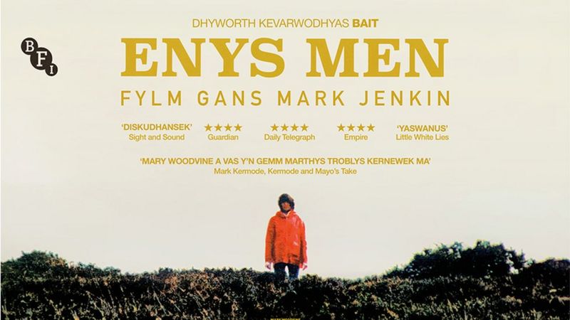 One man's year in a Cornish field - BBC News