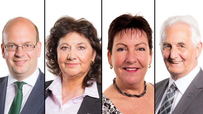 Brexit Party: Nigel Farage says four AMs to form group - BBC News