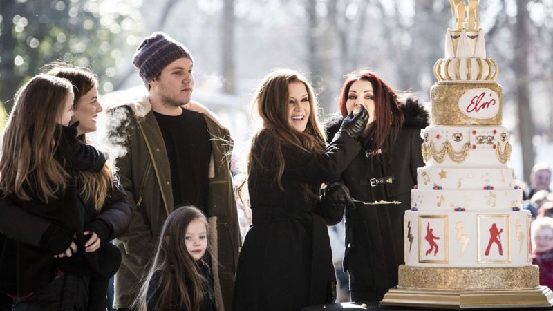 Lisa Marie Presley How She Turned Personal Tragedy Into Hope Bbc News