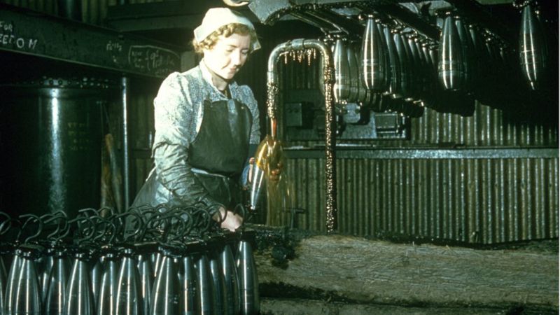 The Canary Girls: The workers the war turned yellow - BBC News