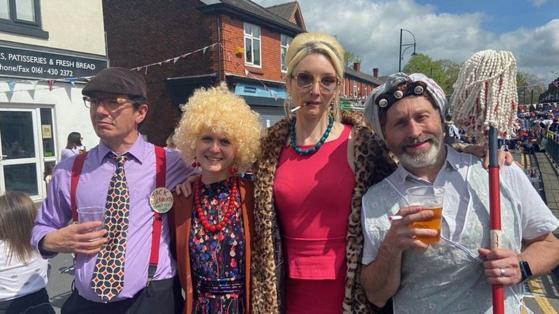 Coronation street parties held across north-west England - BBC News