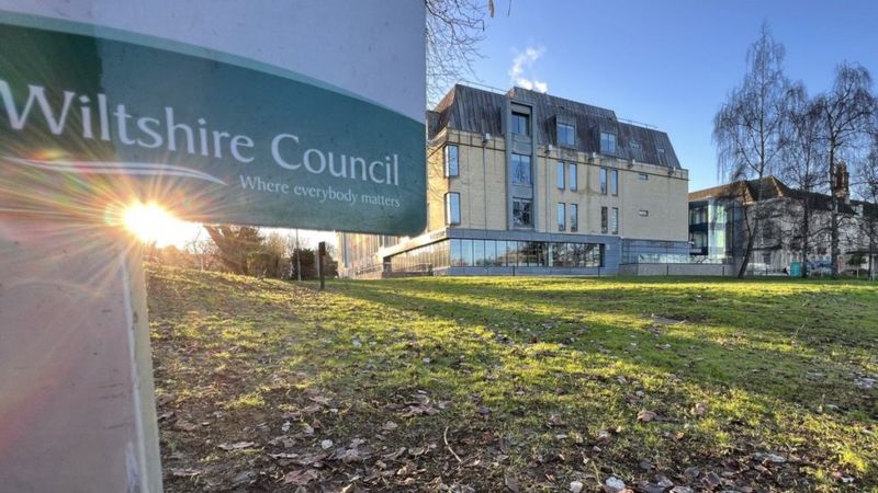 Wiltshire Council plans maximum tax rise despite cash surplus - BBC News