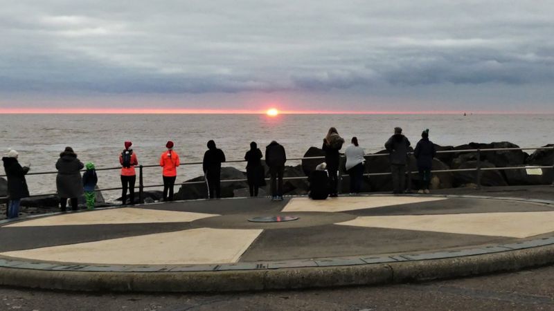 Winter solstice: Photographers capture sunrise over the North Sea - BBC ...
