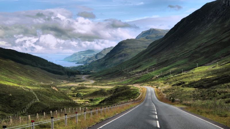 Advice given on driving single-track roads in Highlands - BBC News