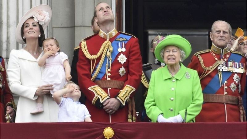 In pictures: The Queen's birthday - BBC News