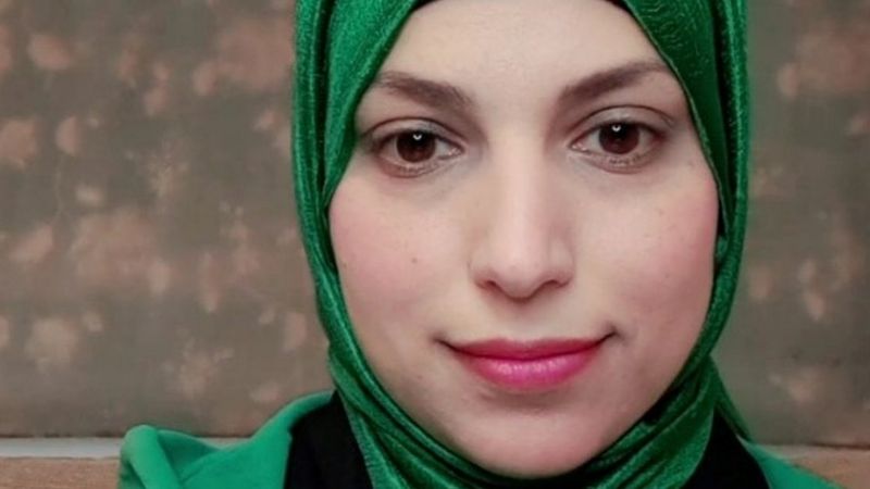 Refugees reflect on settling in Devon - BBC News