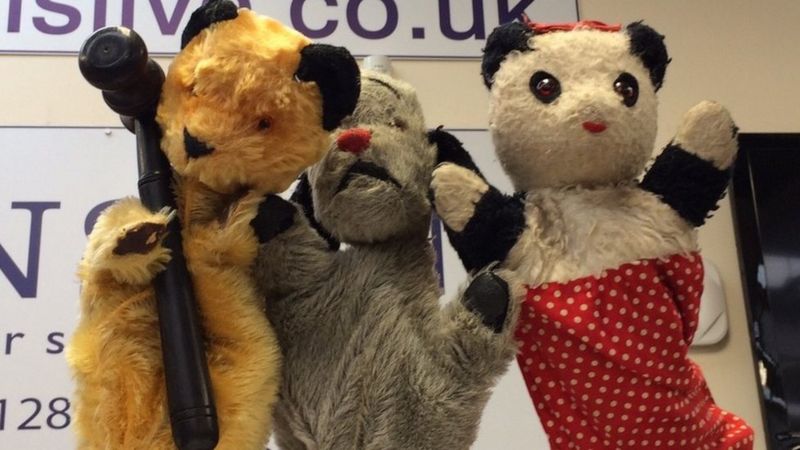 Vintage Sooty puppets set to sweep Derbyshire auction - BBC News
