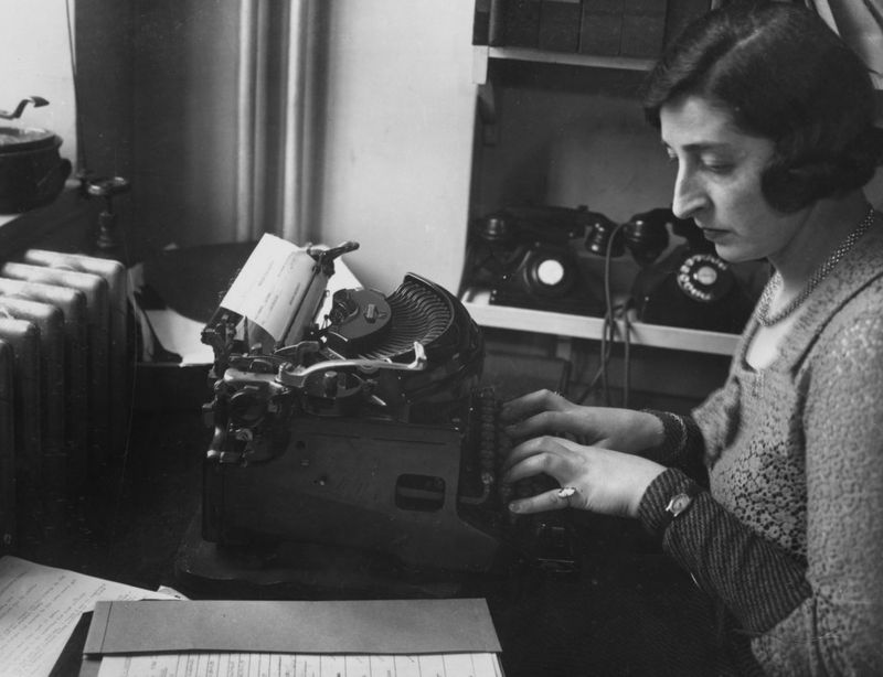 Viewpoint: The pioneering women of the BBC's early years - BBC News