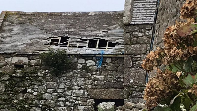 Poldark house in Cornwall fallen into 'complete disrepair' - BBC News