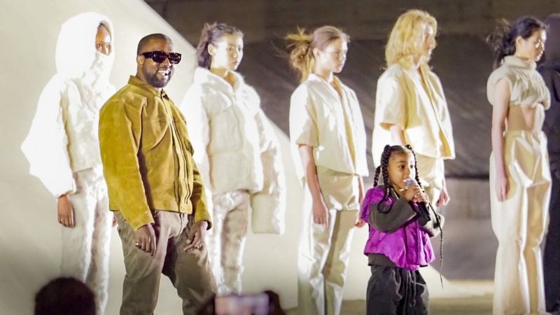 Coronavirus: Moguls and lobbyists get millions in government aid - BBC News