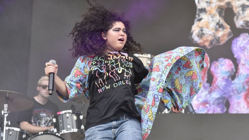 Remi Wolf is casually rewriting the rules of pop music - BBC News