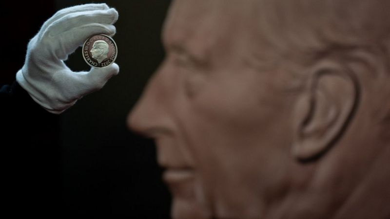 King Charles: New coins featuring monarch's portrait unveiled - BBC News