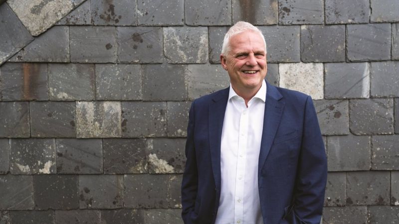 Tributes paid after death of 'true champion' of Cornwall - BBC News