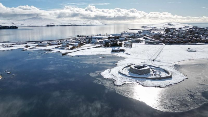 More wintry weather forecast after snow shuts Shetland schools - BBC News