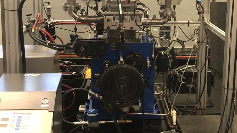 The race to make diesel engines run on hydrogen - BBC News