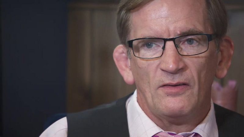 Father's search for answers over teenager's hospital death - BBC News