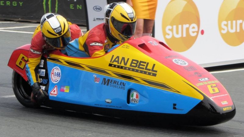 Two killed in crashes at Isle of Man TT Races - BBC News