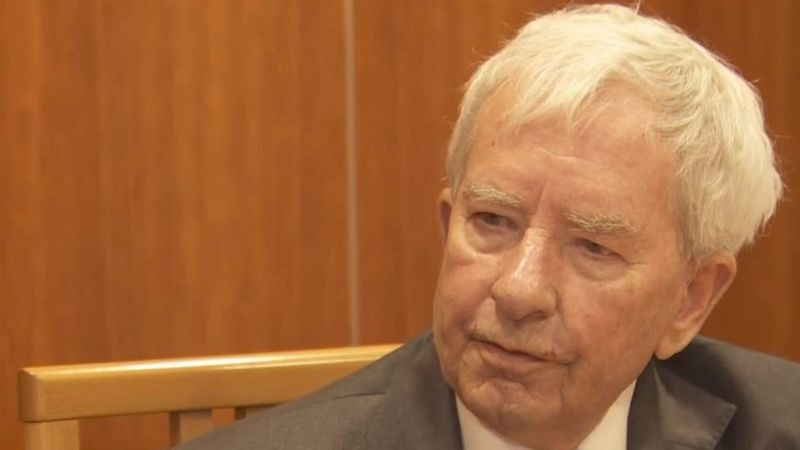 Bloody Sunday commander Derek Wilford stands by soldiers - BBC News