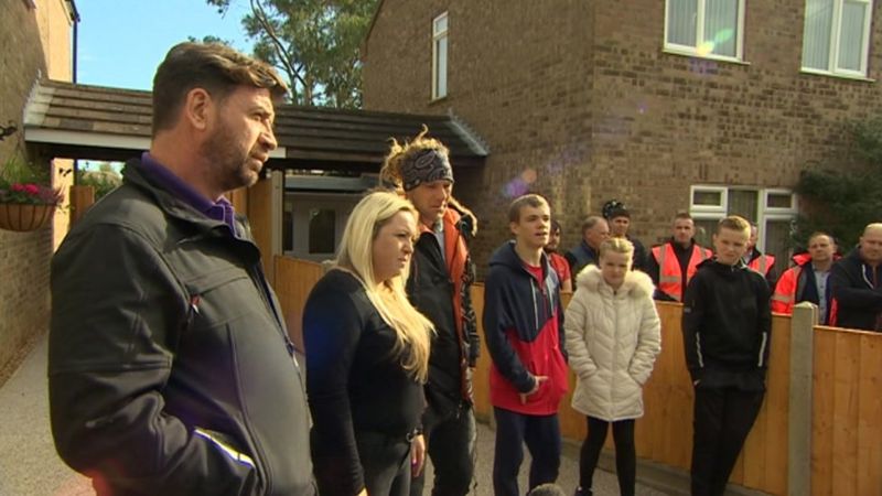 DIY SOS home turnaround in Corby 'shows best of society' - BBC News