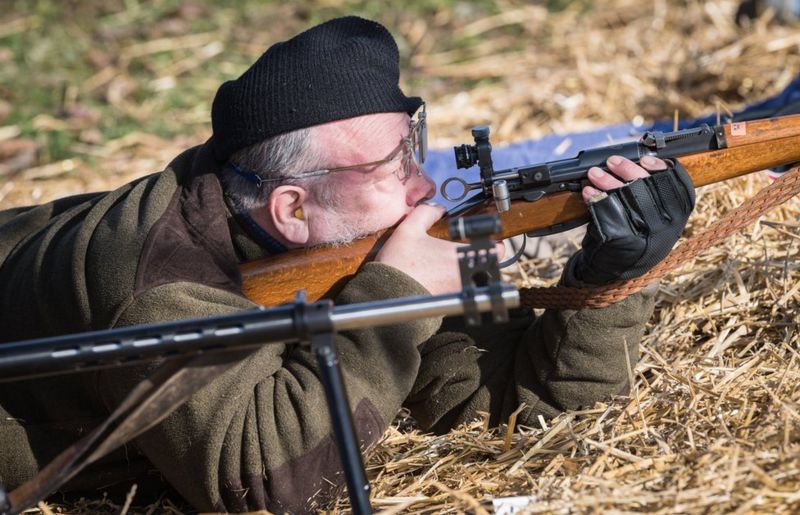 Gun-loving Swiss asked to toughen laws or risk EU tension - BBC News