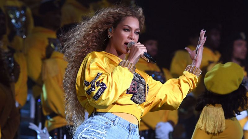 Beyoncé album Renaissance a dance-floor hit with critics - BBC News