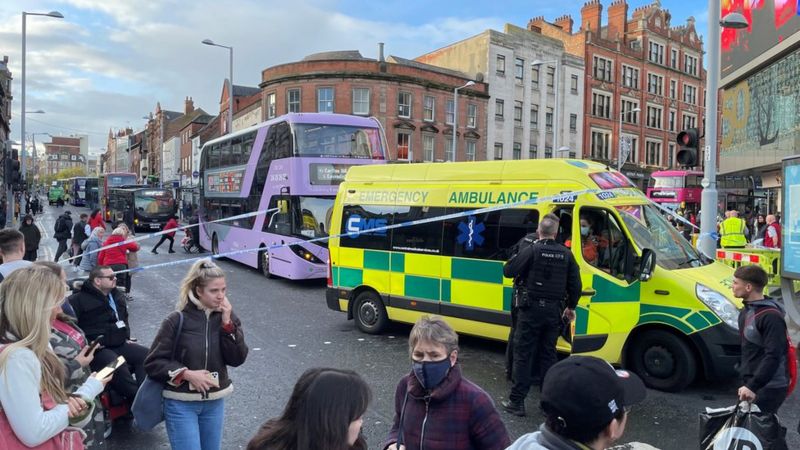 Nottingham: Two taken to hospital after city centre bus crash - BBC News