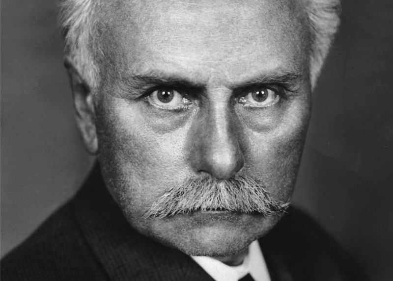 El misterio sobre Werner Heisenberg, el físico que ganó el Nobel por la ...