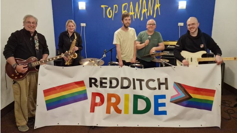 Shropshire photos to boost visibility of older LGBTQ+ people - BBC News