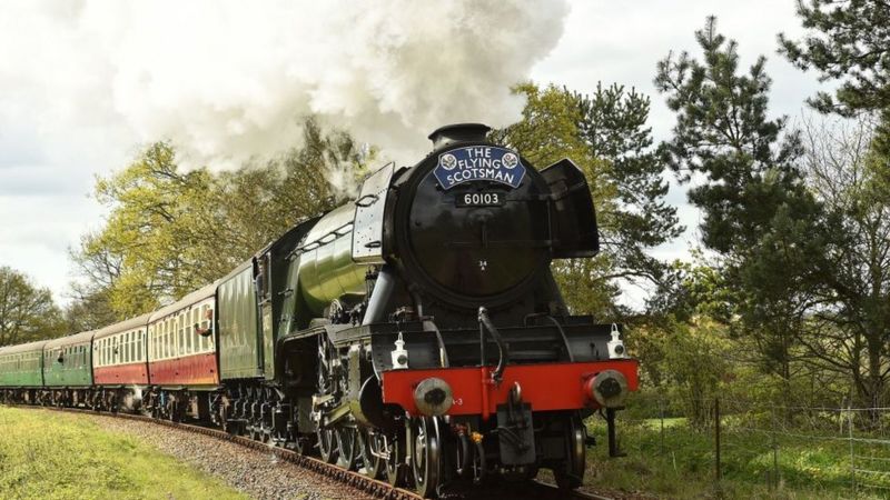 Flying Scotsman steam train celebrates 100 years - BBC News