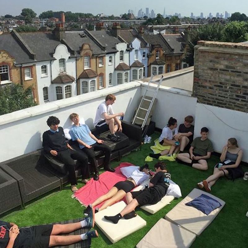 Mother's Day: From hero to 'beg-friend' - BBC News