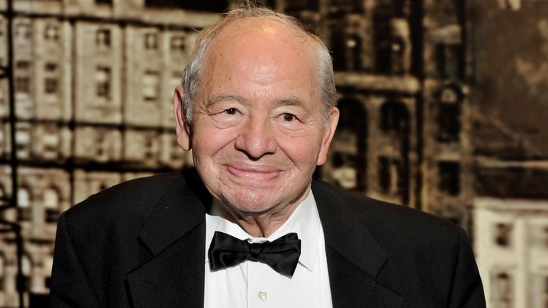 Colin Dexter, creator of Inspector Morse, dies aged 86 - BBC News
