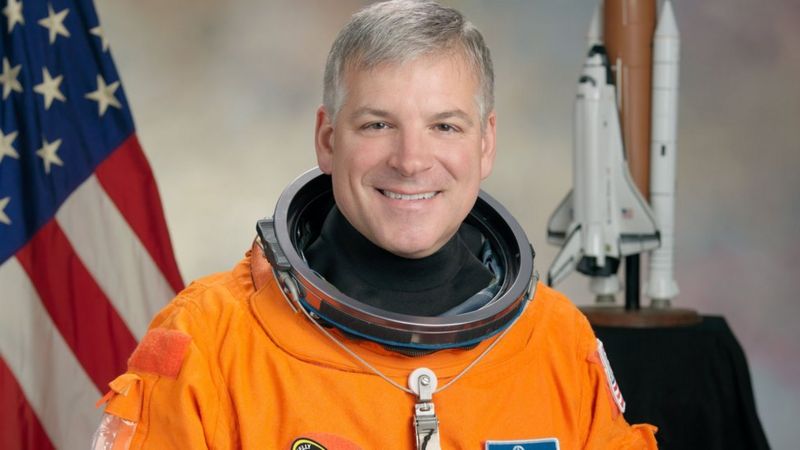 Tim Peake launch: The seven Britons to go to space - BBC News