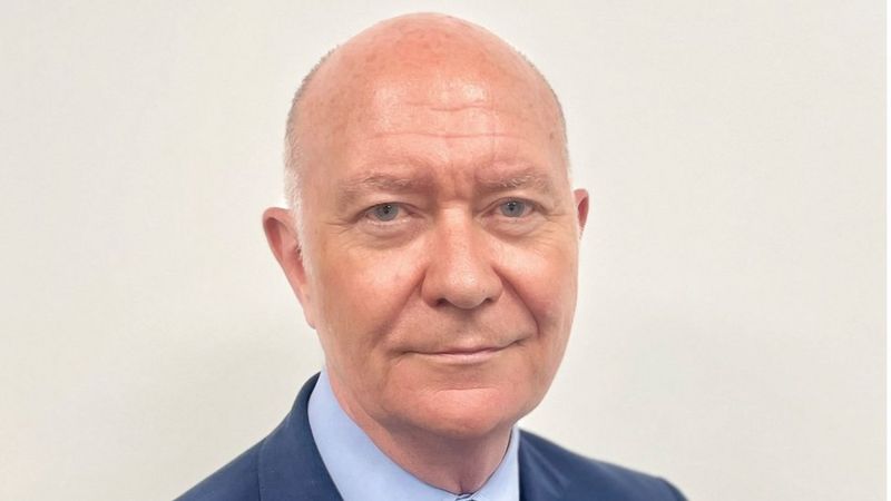 Debt-ridden Slough Borough Council appoints new chief executive - BBC News