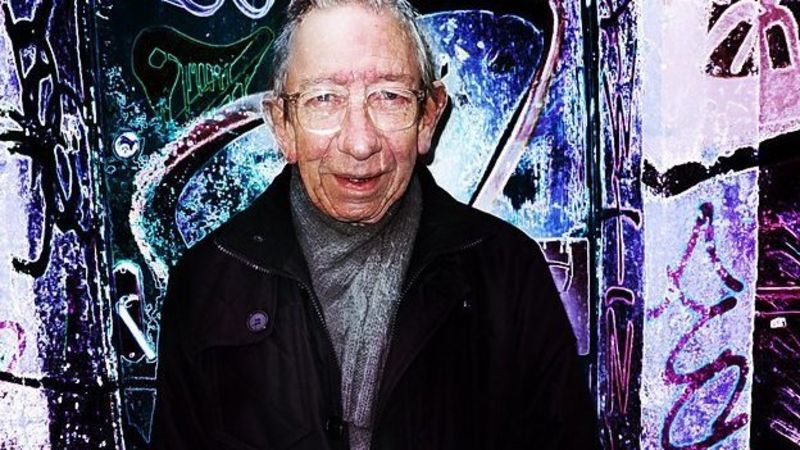 DJ Derek: Mural celebrates legend of Bristol's music scene - BBC News