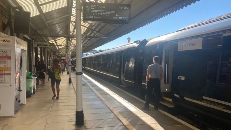Council approves Mid Cornwall Metro scheme - BBC News
