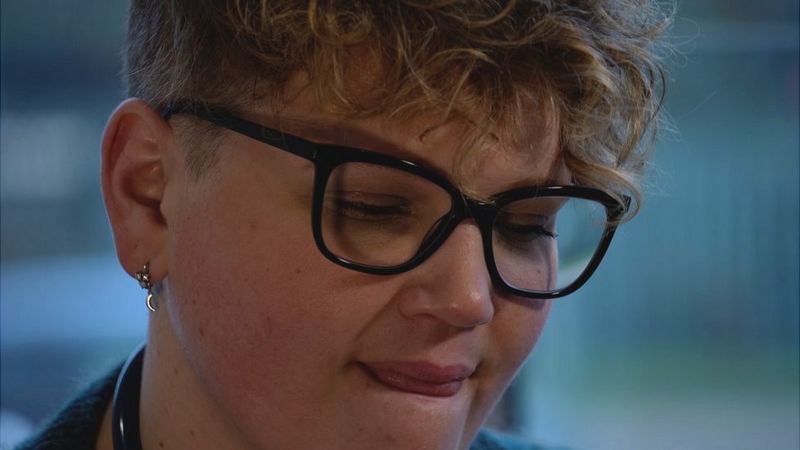 Disability: Doctor felt shunned by hospitals in Wales - BBC News