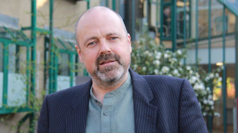 Teignbridge District Council told to apologise to councillor - BBC News