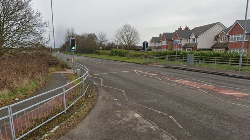 Netherton crash: Two arrests after motorcyclist killed - BBC News