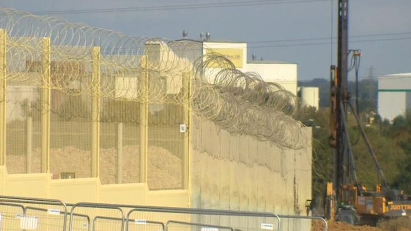 Rikers Island: Tales from inside New York's notorious jail - BBC News