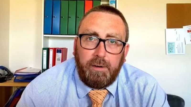 Northern Ireland surgeons send out SOS over workload pressures - BBC News