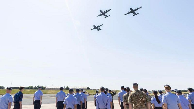In pictures: Hercules retirement flypast - BBC News