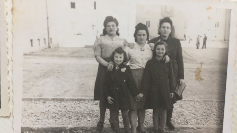Holocaust survivor reunited with a baby he saved during WW2 - BBC News