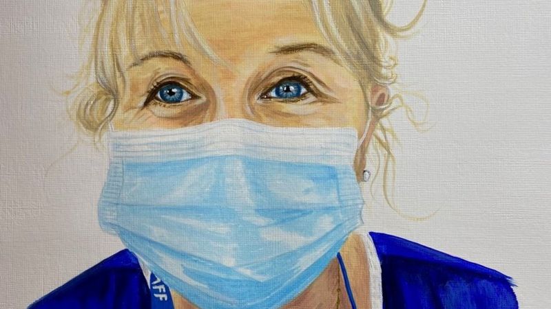 Cheryl Roach: Health battle inspired model's art show - BBC News