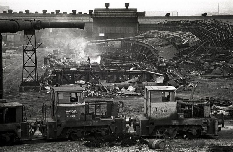Photographs capture 'pivotal' decade in Sheffield's history - BBC News